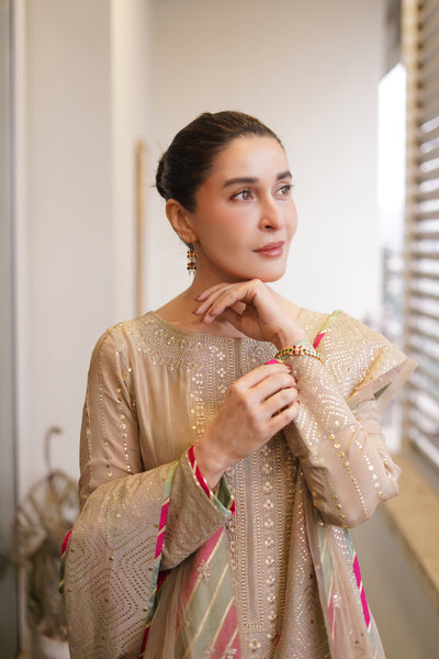 Noor-e-Nazar (Peshwas) – Sheen by Shaista Lodhi